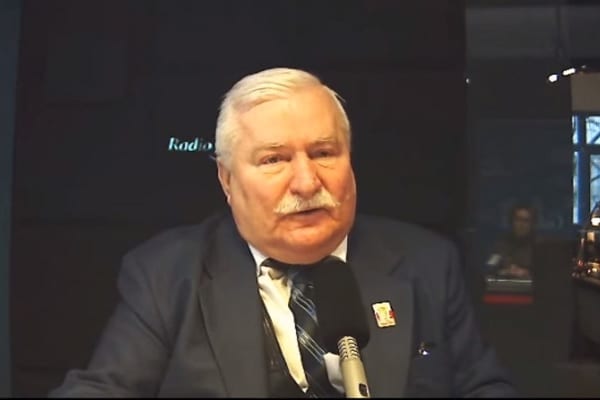Lech Wałęsa udostępnił fałszywe zobowiązanie J. Kaczyńskiego do ...